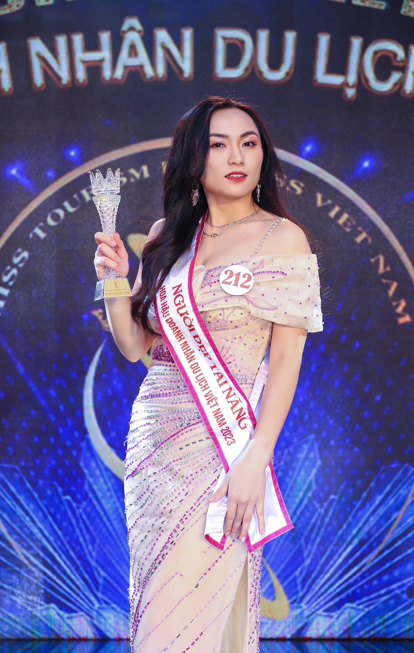 Anna Nguyễn – nhà đào tạo HLV dinh dưỡng trở thành Người đẹp tài năng ...